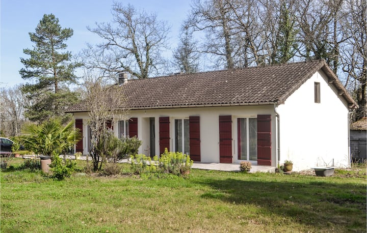 Stunning Home In Biras With Kitchenette - Dordogne