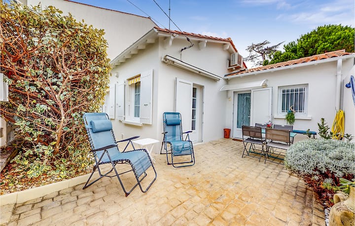 2 Bedroom Gorgeous Home In Royan - Royan