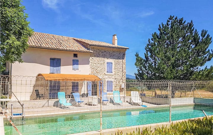 Lovely Home In Malaucène With Kitchen - Malaucène