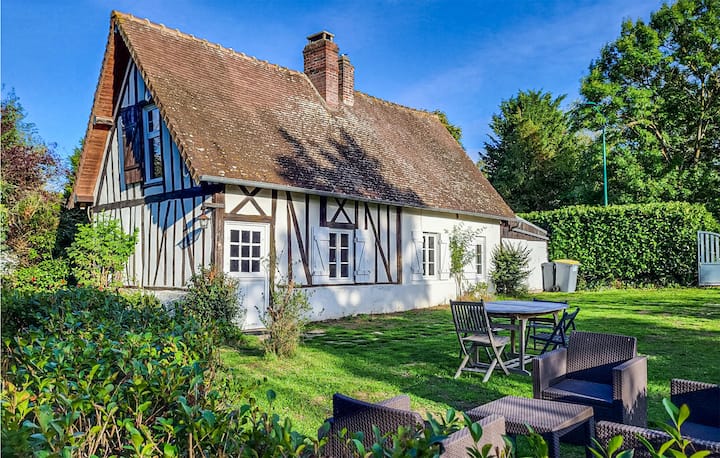 3 Bedroom Awesome Home In Normanville - Évreux