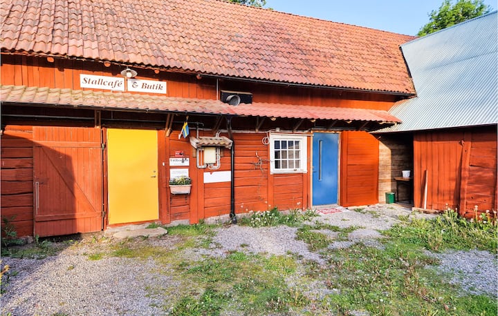 Nice Apartment In Vedum With Wifi - Vara