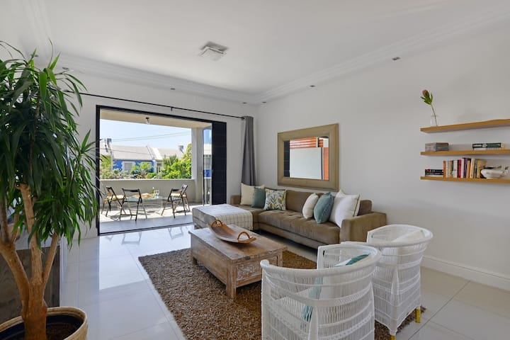 Modern 2-bed Green Point Haven | Stylish & Central - Cape Town