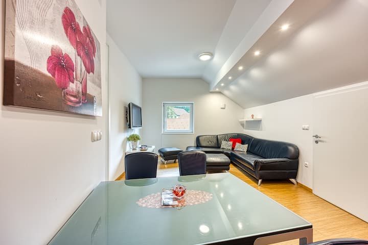 Wellness Suite Rose - Happy Rentals - Mozirje