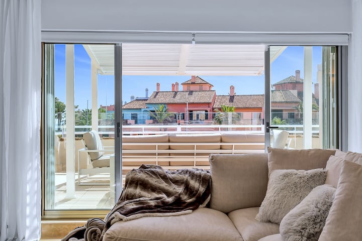 Marina 2 Bed Penthouse, Ocean View, Walk To Shops - Sotogrande