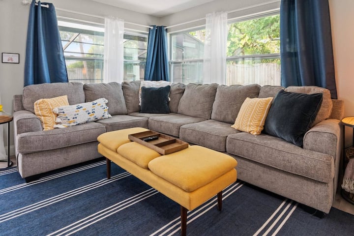 3br Screened Heated Pool | Lounge Area | Games - Tampa, FL