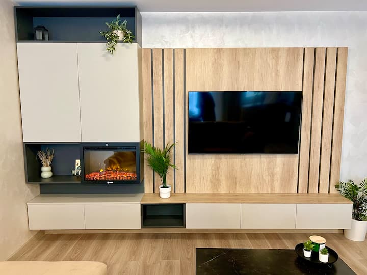 Mountain Retreat-modern 1br W/ Fireplace & Parking - Brasov