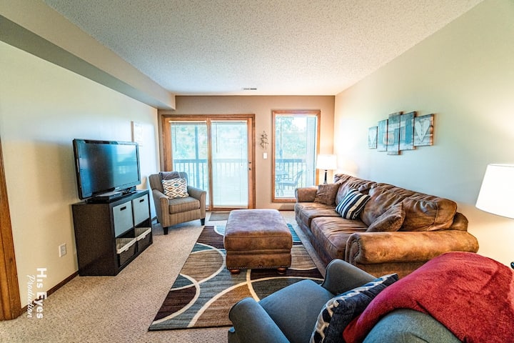 Peaceful & No Stairs Minutes To Silver Dollar City - Branson West, MO