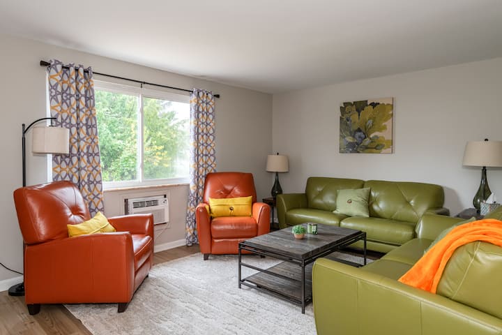 Midcentury Modern  2br Comfort Near The Greene! - Fairborn Sweet Corn Festival