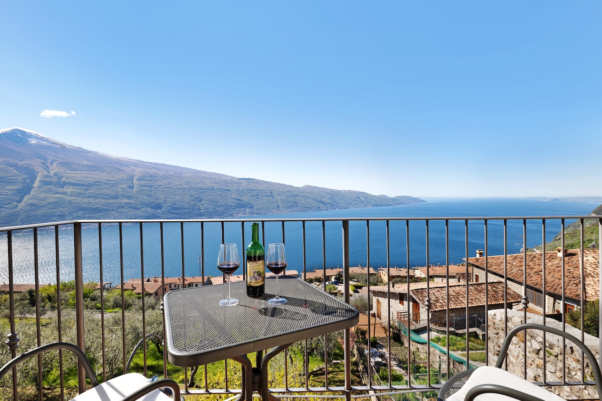 Rustico Spagnol 2 - Apartments for Rent in Oldesio, Lombardia, Italy ...