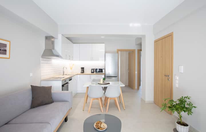 Luxury Apartment 5 Minutes From The Center Of - Leucade