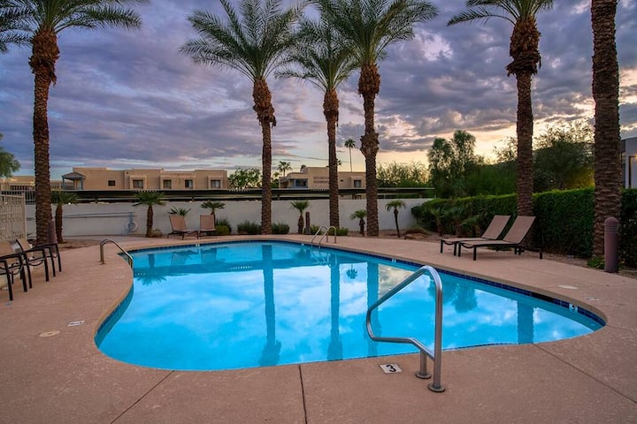 Group Getaway With Patio & Grill Near Old Town - Scottsdale, AZ