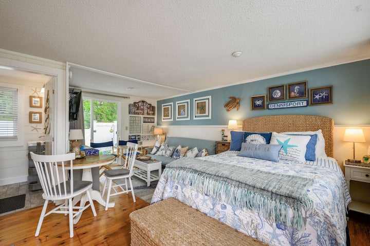 Cozy Mid-cape Studio Steps To The Beach & Pool - Mayflower Beach, Dennis