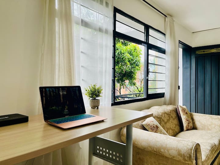 Casa Con Balcón A Pasos Del Viva Envigado - Envigado
