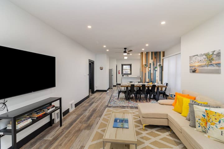 Sand & Sun Getaway | 4br W/ Game Room + 2 Living A - New Buffalo
