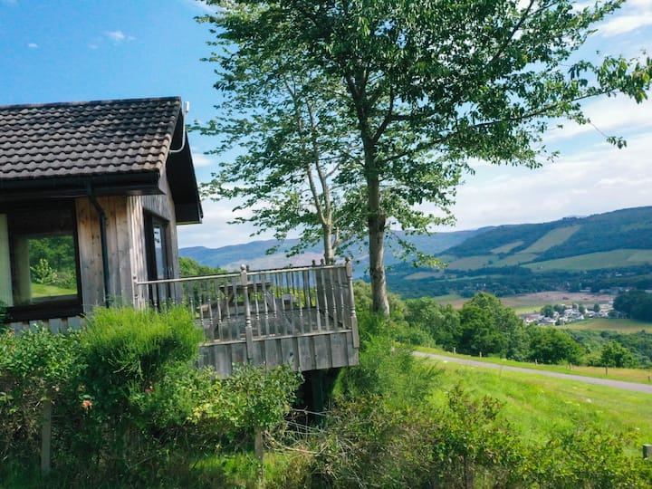 Achmony Number 8 By Interhome - Urquhart Castle