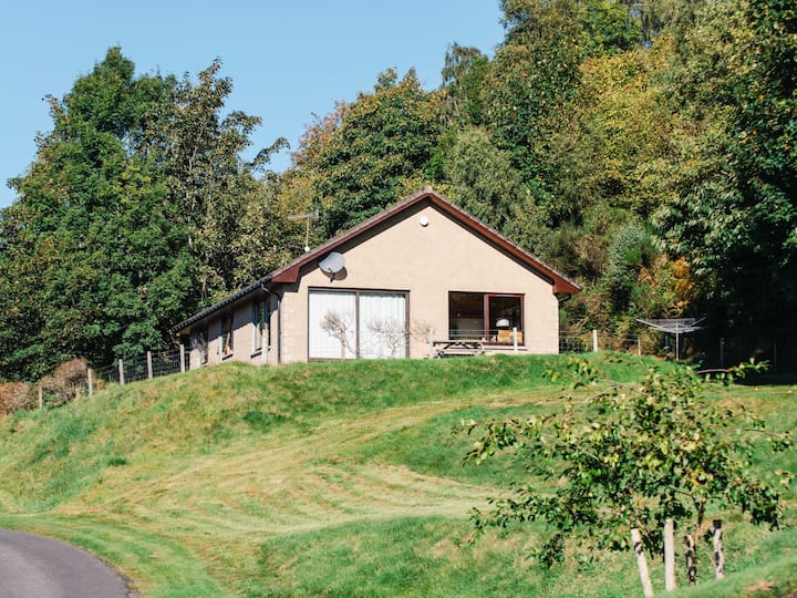 Achmony Number 9 By Interhome - Loch Ness