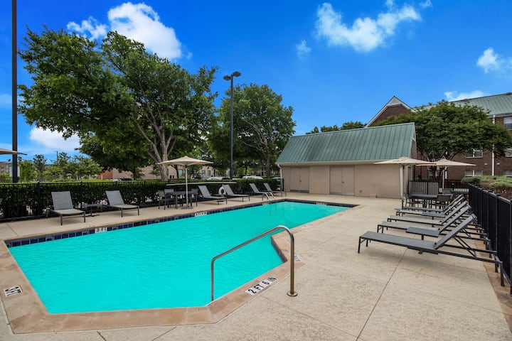 Well-furnished Suite W/kitchen Near Toyota Stadium - Richardson