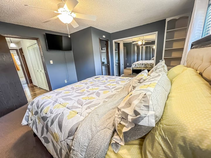 4 King Beds/6bdrm & 3ba/your Ideal Family Getaway - Colorado Springs
