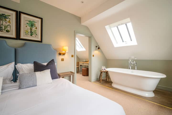 The Bottle & Glass Inn - Deluxe Inc Bath - Room 3 - Henley-on-Thames