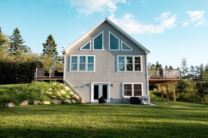 Beach House Chalet - Lake Access - Rangeley, ME