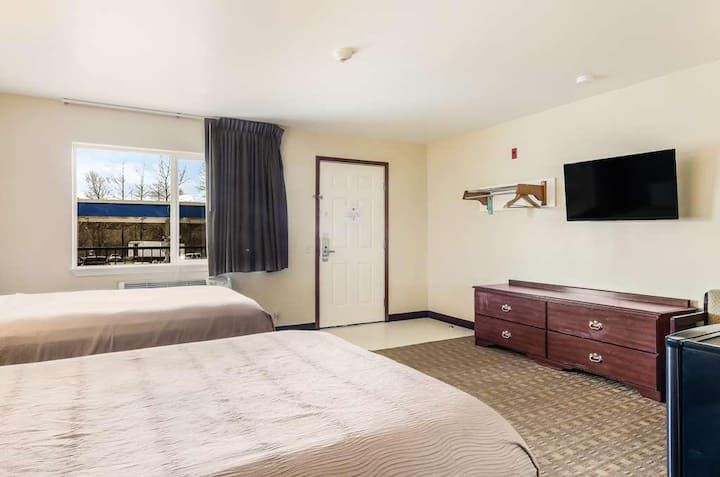 Experience Montesano! Pet-friendly, Free Bfast - Aberdeen, WA
