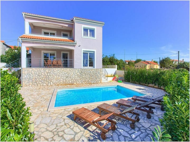 Villa Isabella - Four Bedroom With Swimming Pool - Cres