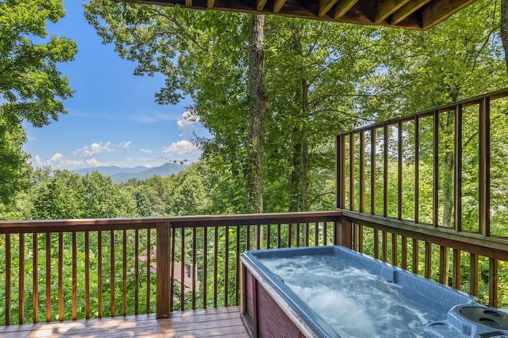 Romantic 1bd+loft With Views! Sauna +Hot Tub +Pool - Gatlinburg, TN