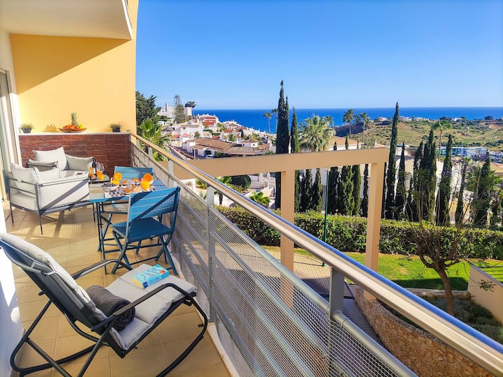 Elegant Ocean-view Albufeira Apartment W/ Balcony - Albufeira
