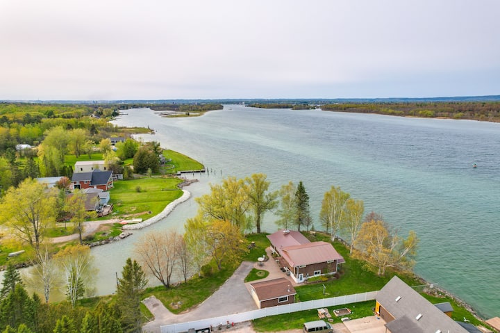 Riverfront Sault Ste Marie Home W/ Dock! - Sault Ste. Marie