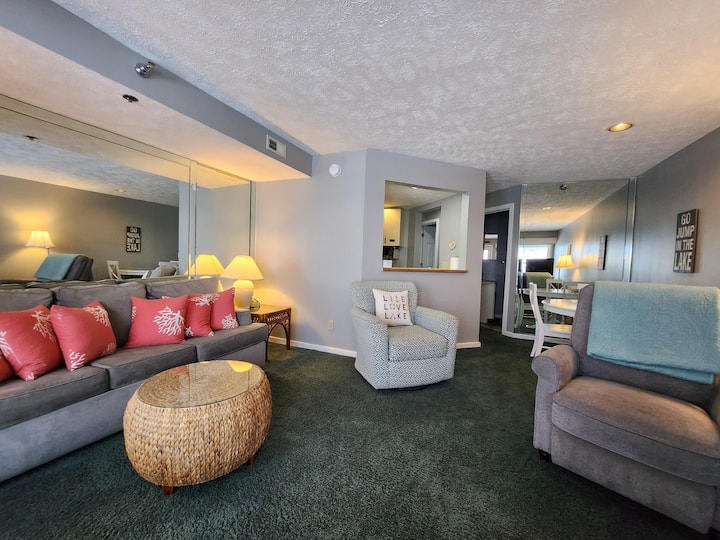 North Shore Inn Traverse City - Unit 205 - Traverse City