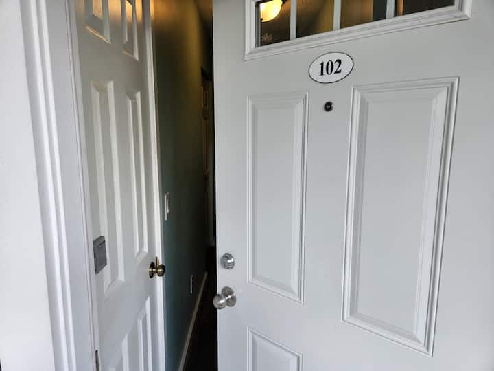 North Shore Inn Traverse City - Unit 102 - Traverse City, MI
