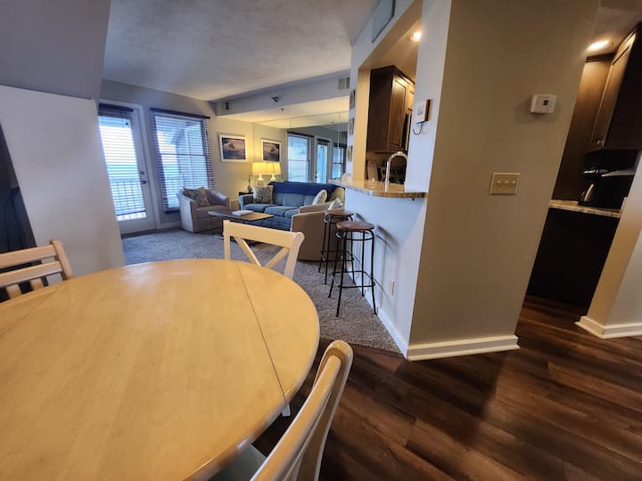 North Shore Inn Traverse City - Unit 302 - Traverse City, MI
