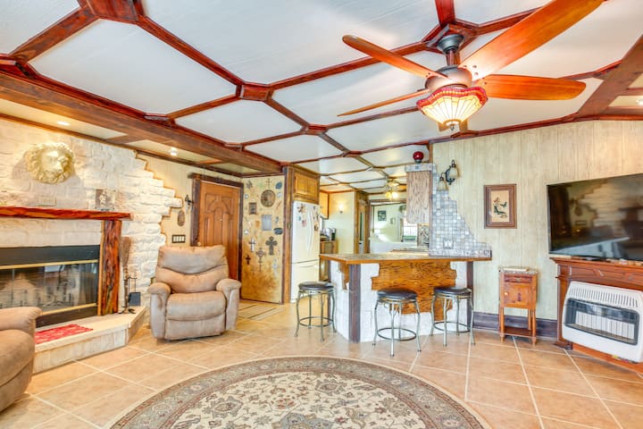 Kerrville Vacation Rental W/ Colorful Courtyard! - Kerrville, TX