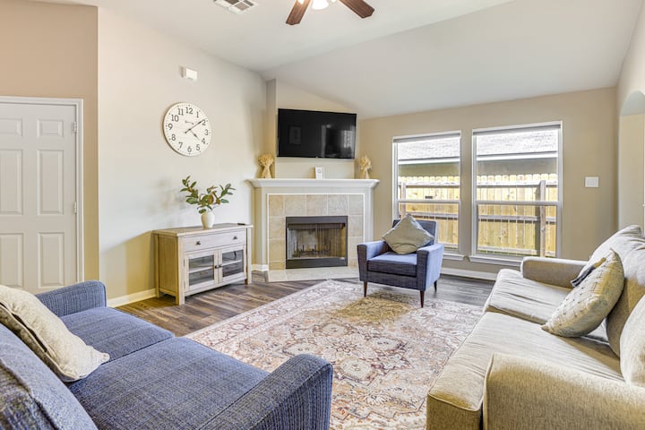 Pet-friendly Texas Retreat W/ Fenced-in Yard! - Bryan, TX
