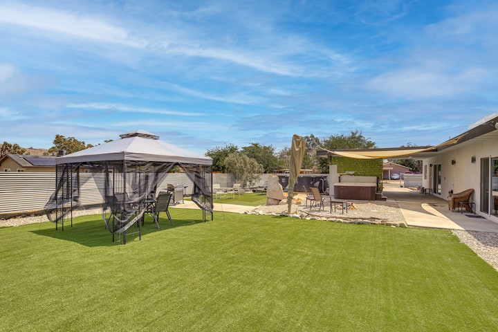 Hot Tub & Pool: Joshua Tree Vacation Home! - 絲蘭谷