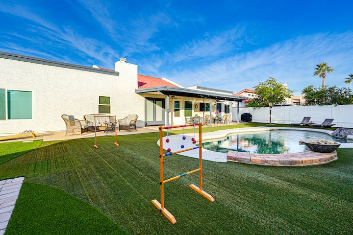 Pool, Putting Green & Games: Chandler Home! - Chandler