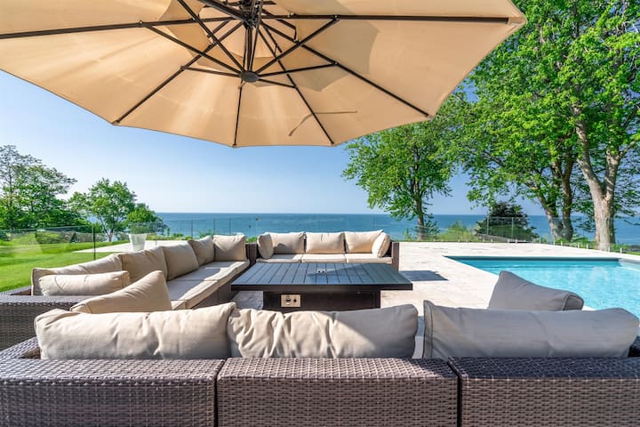 Lux Oasis, Pool Opens May 1 - Kingsville