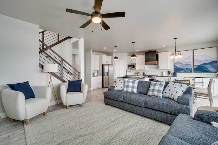 Family-friendly Townhome ~ 2 Mi To Windsor Lake! - Windsor Lake, Windsor