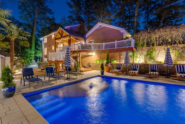 Luxury Retreat In Smyrna: Pool, Pickleball & More! - Smyrna, GA