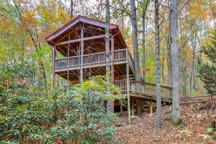 'Little Fox Den’ Ellijay Cabin Rental W/ Hot Tub! - Ellijay, GA