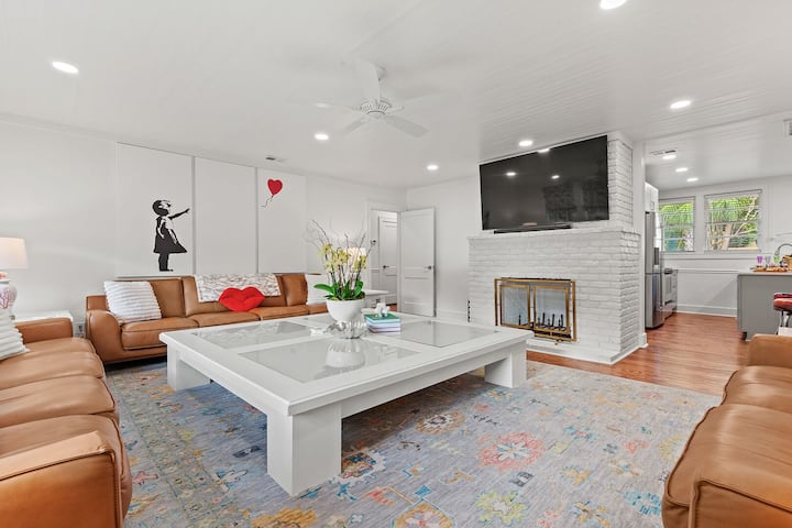 Large South-end Beach House, Heated Pool Access - Tybee Island, GA
