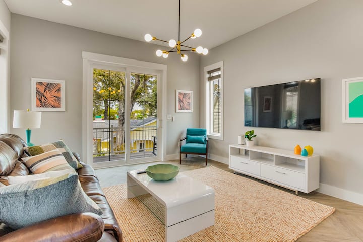 Kaylee's Place: Modern Home In Pensacola - Pensacola, FL