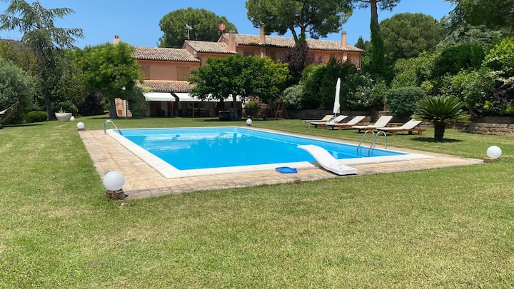 Villa Luce, Villa With Swimming Pool - Ancona