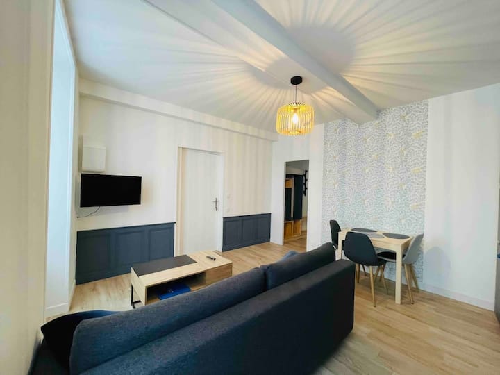 Bel Appartement Avec Cour Privée - Saint-Jean-d'Angély