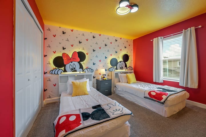 Fun Getaway With Themed Bedrooms - Kissimmee, FL