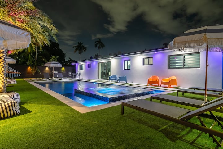 Luxury Villa In Miami Near Beaches - North Miami