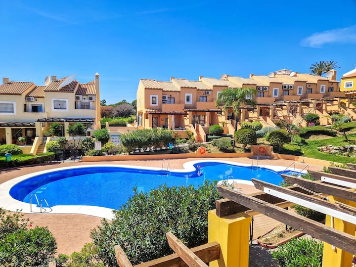 3 Bed In Los Jarales Calahonda Close To The Beach - Calahonda