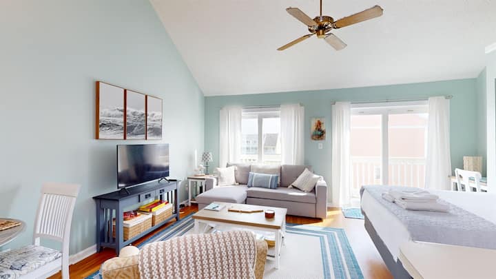 Poolside Studio In Pebble Beach, Resort Amenities - Emerald Isle, NC