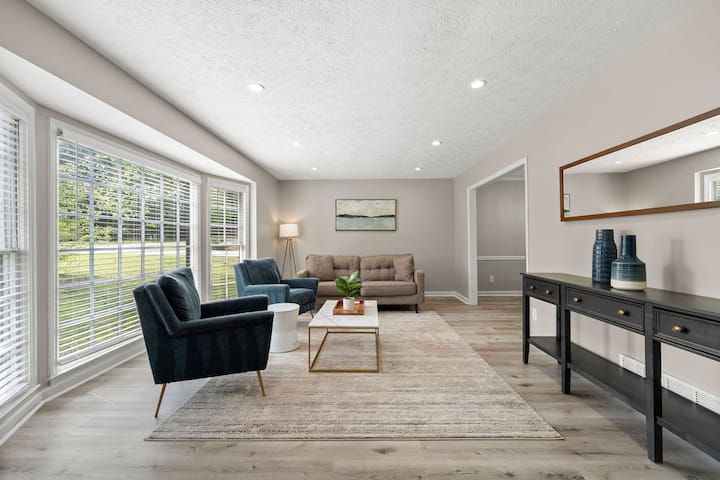 Beautiful Newly-renovated Home In Indian Hills - Sandy Springs, GA