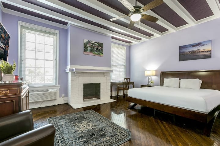 Nola Retreat | Steps To Streetcar & Fun - New Orleans, LA